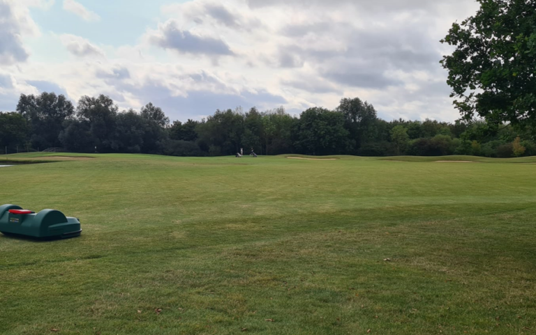 Automate the maintenance of a golf course | Belrobotics